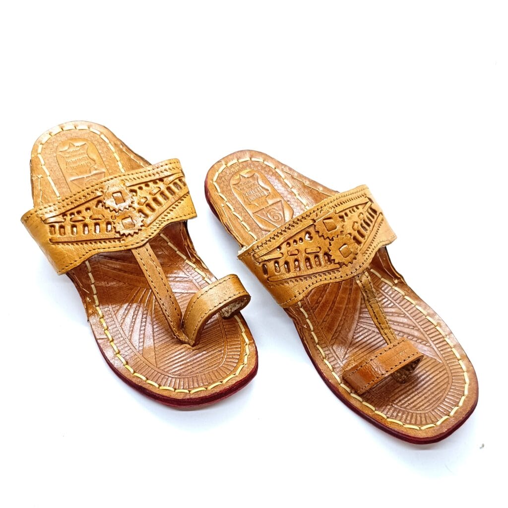 Kohlapuri Medium Tan Chappal Online at IndiFeels